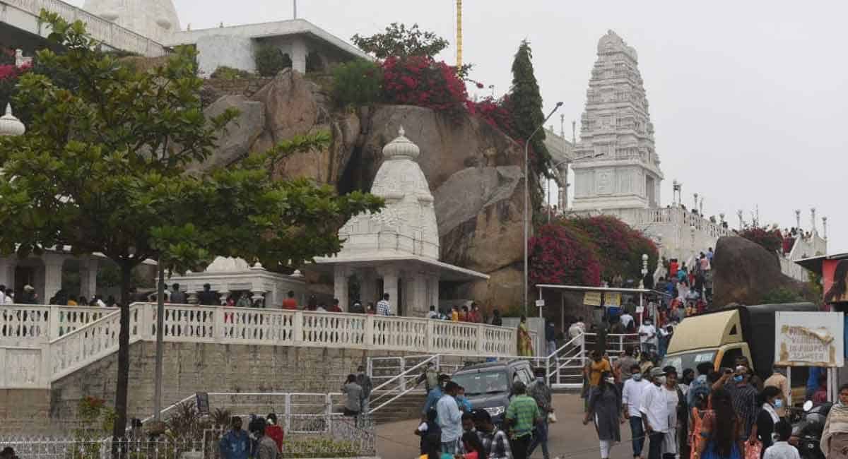 Hyderabadis Welcomed New Year In Grand Manner Telangana Today