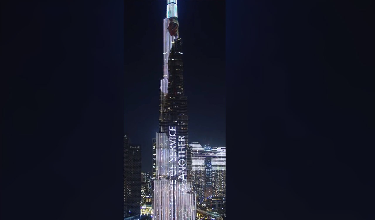 Shah Rukh Khan features on Burj Khalifa again, fans elated-Telangana Today Shah Rukh Khan features on Burj Khalifa again, fans elated-Telangana Today