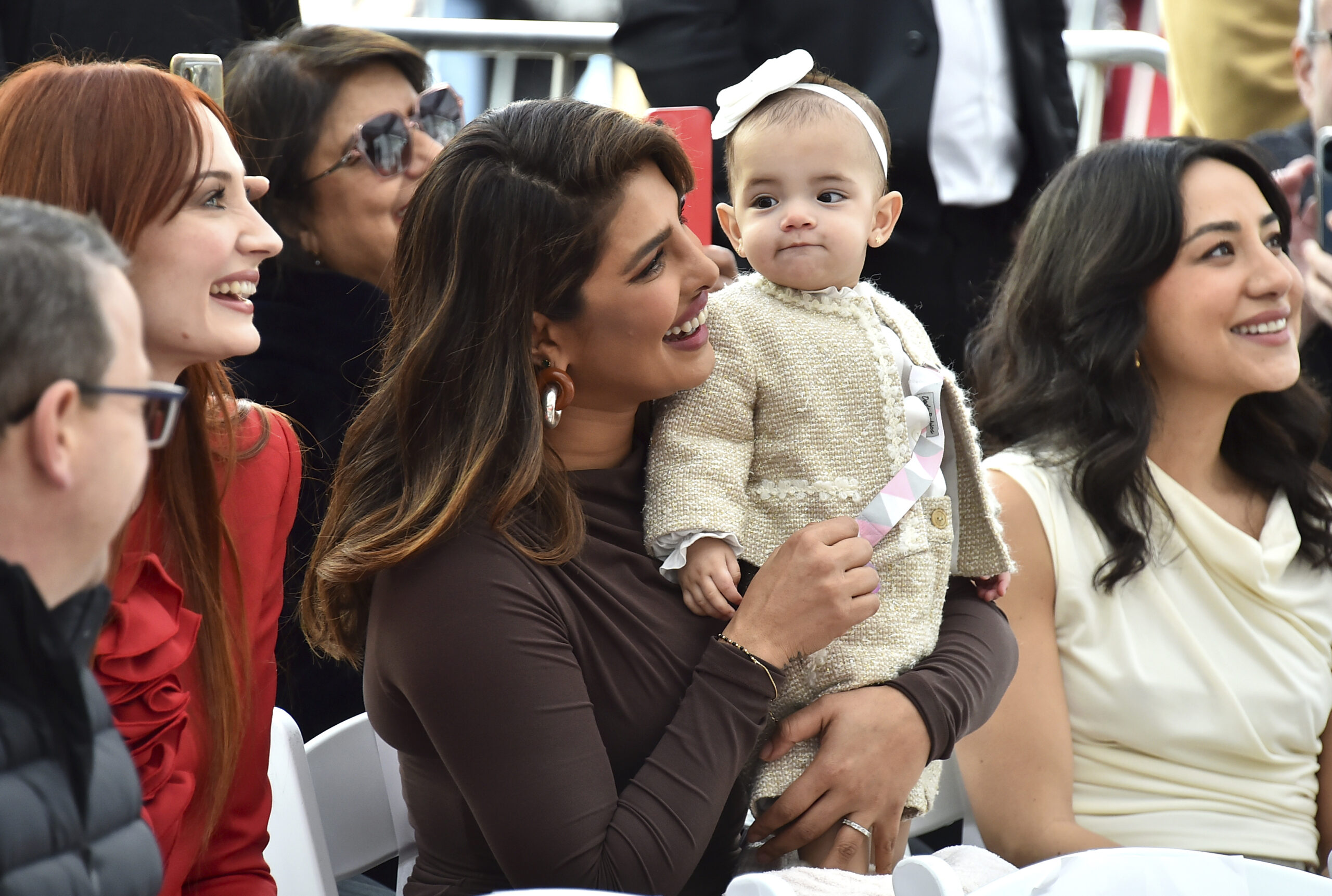 Priyanka Chopra finally reveals daughter Malti Marie’s face; Photos ... Priyanka Chopra finally reveals daughter Malti Marie’s face; Photos ...