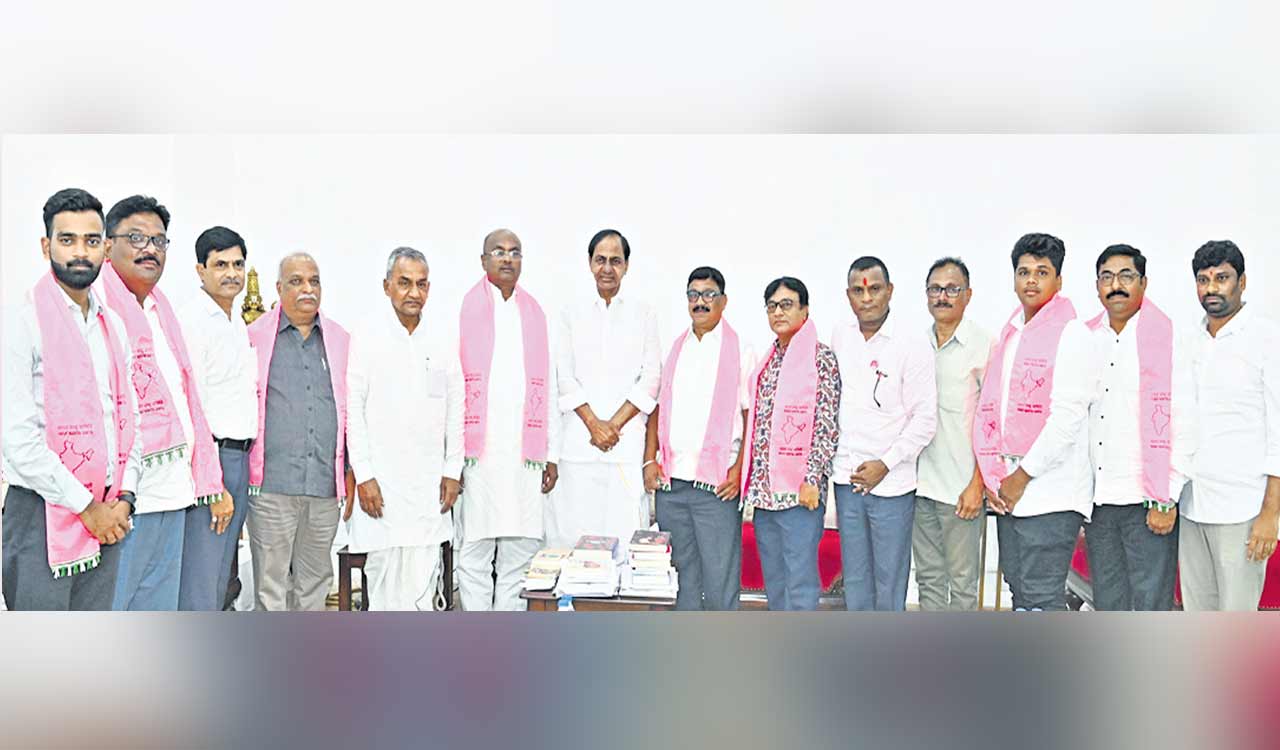 Prominent NCP leaders from Maharashtra join BRS-Telangana Today Prominent NCP leaders from Maharashtra join BRS-Telangana Today
