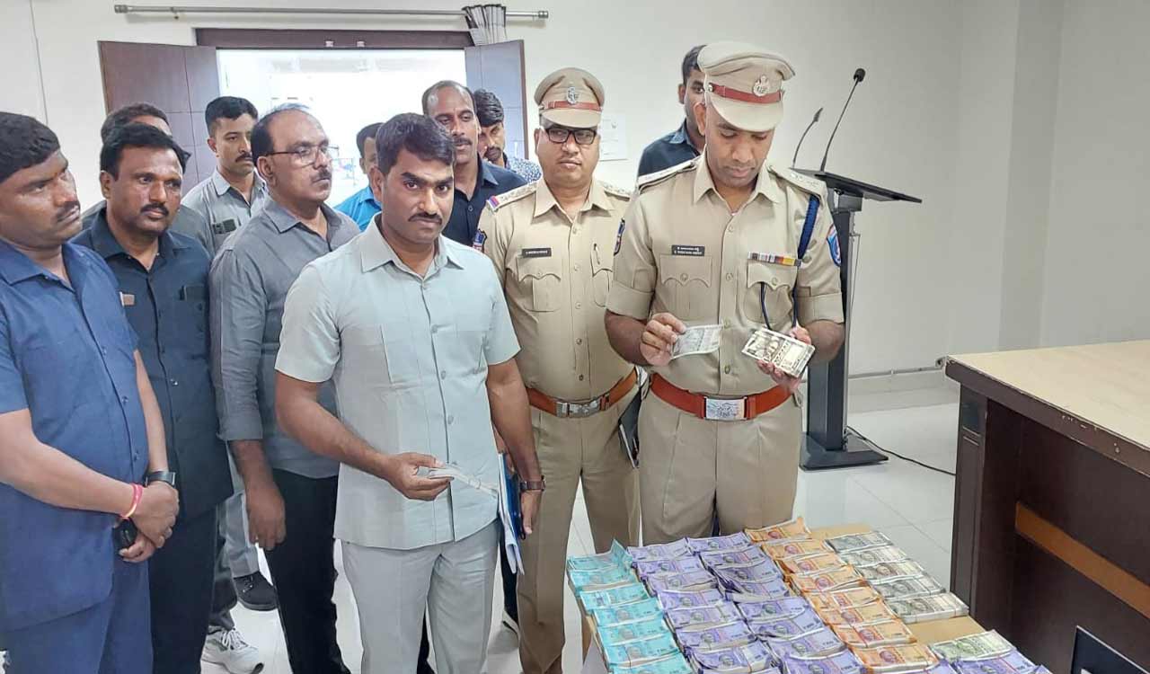 Hyderabad Cops Raid Star Hotel In Shamshabad Counterfeit Currency