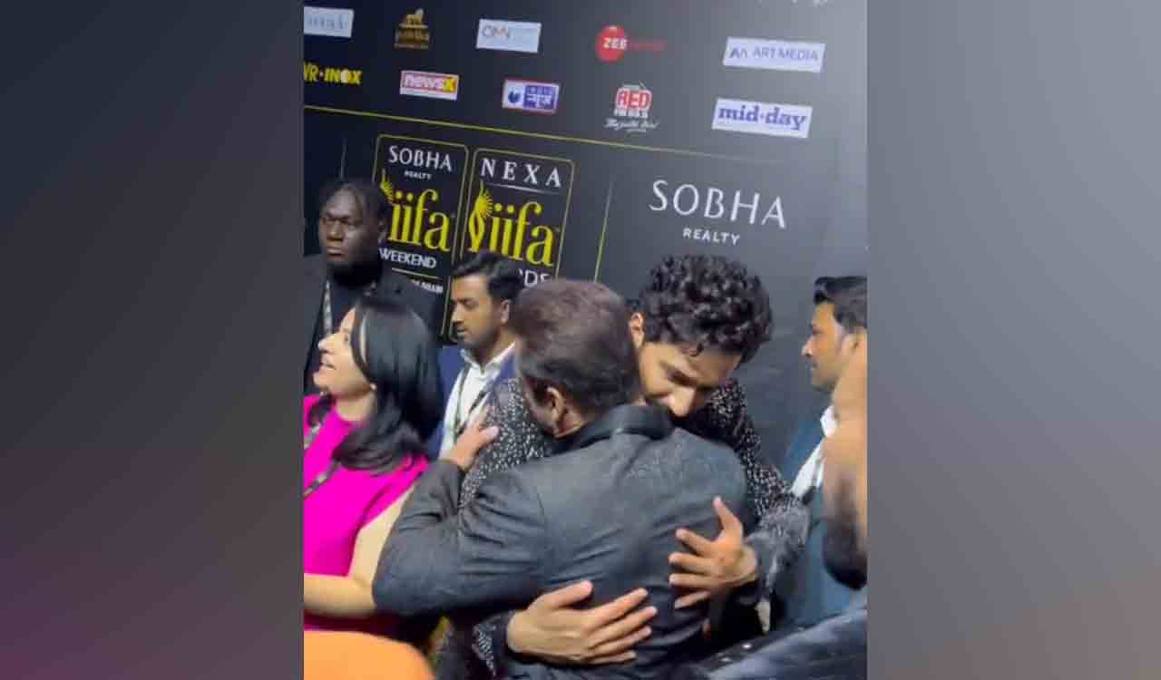 Salman Khan Hugs Vicky Kaushal A Day After The Viral Pushing Incident