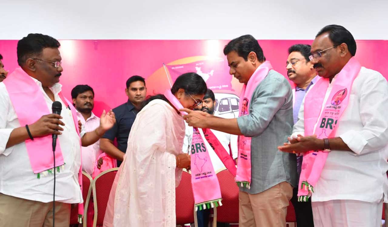 Telangana Congress Leader Palwai Sravanthi Joins Brs Telangana Today