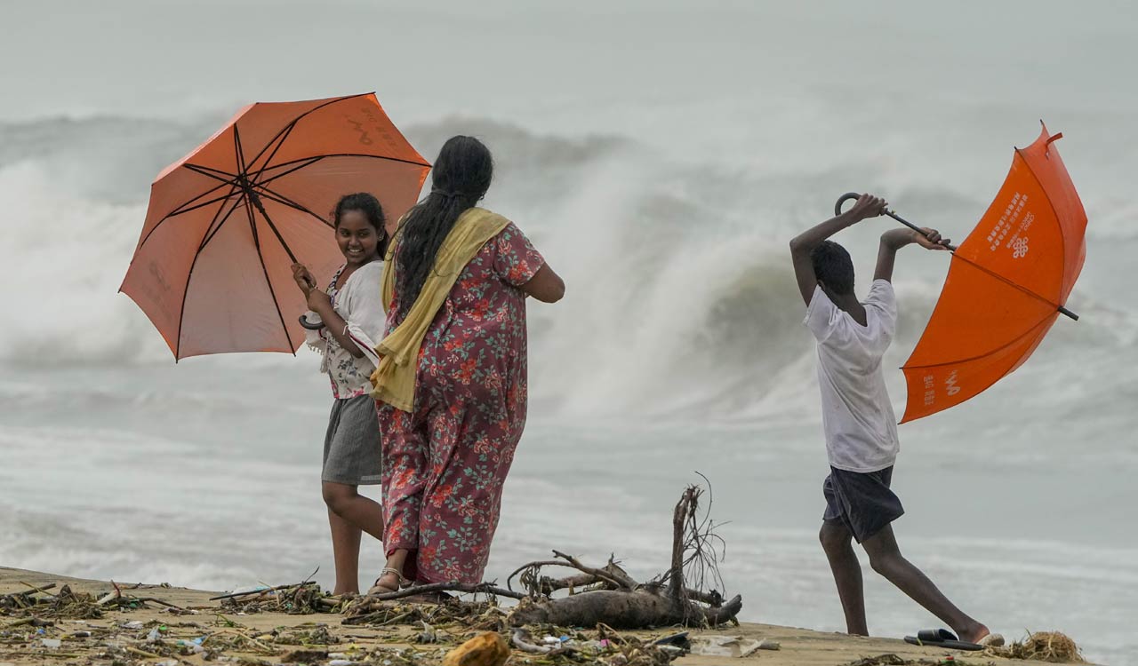Cyclone Michaung: Red alert issued for Telangana-Telangana Today Cyclone Michaung: Red alert issued for Telangana-Telangana Today