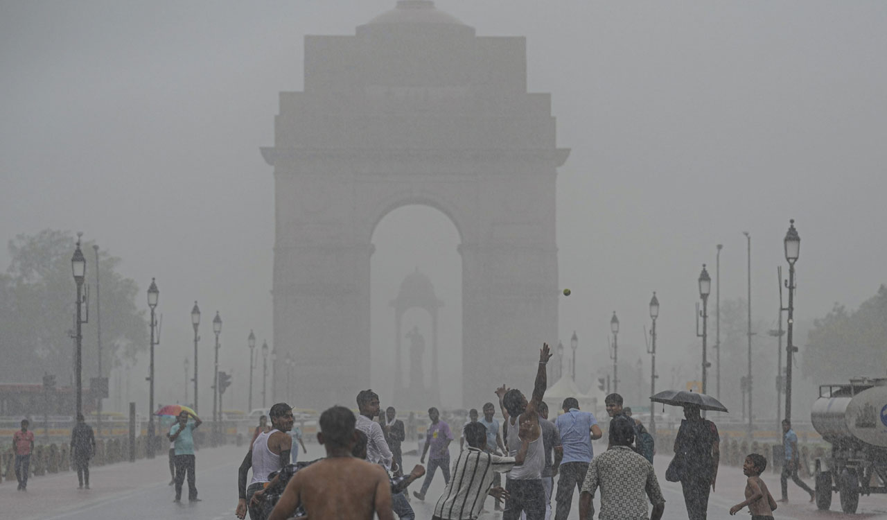 Delhi Braces For Heavy Rains Officials Ramp Up Preps To Deal With