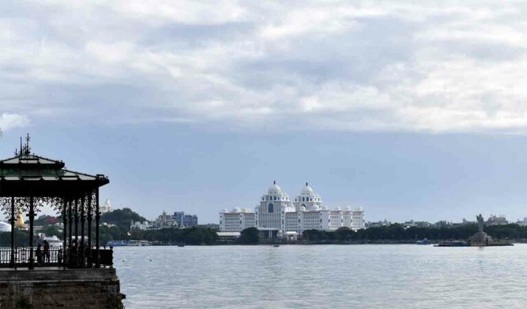 Hyderabad witnesses pleasant weather, scattered rainfall expected till ... Hyderabad witnesses pleasant weather, scattered rainfall expected till ...