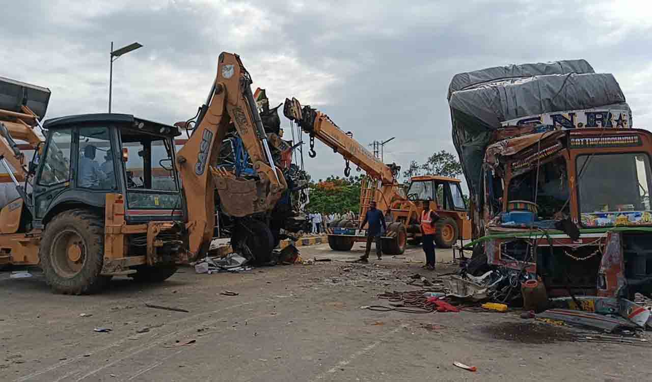 Two dead, three injured as lorry collision in Sangareddy-Telangana Today Two dead, three injured as lorry collision in Sangareddy-Telangana Today