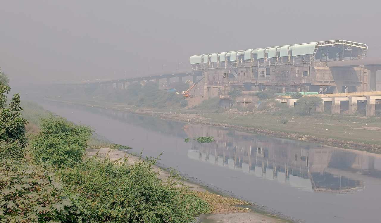 Delhi chokes as air quality deteriorating rapidly-Telangana Today Delhi chokes as air quality deteriorating rapidly-Telangana Today