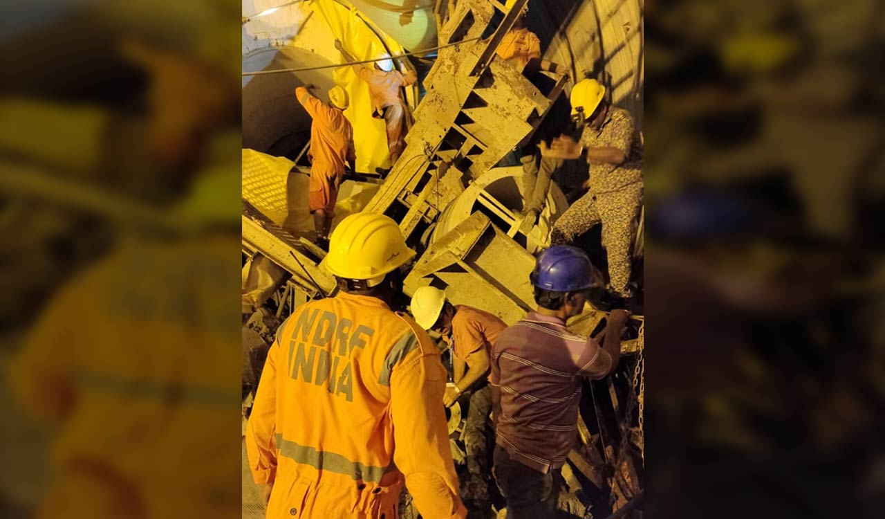 SLBC Tunnel Collapse: Rescue operations continue amid grim atmosphere ... SLBC Tunnel Collapse: Rescue operations continue amid grim atmosphere ...