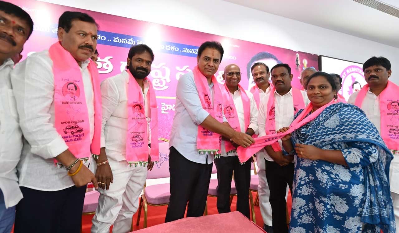 Congress govt abandoned farmers, neglecting irrigation needs, says KTR - Telangana Today