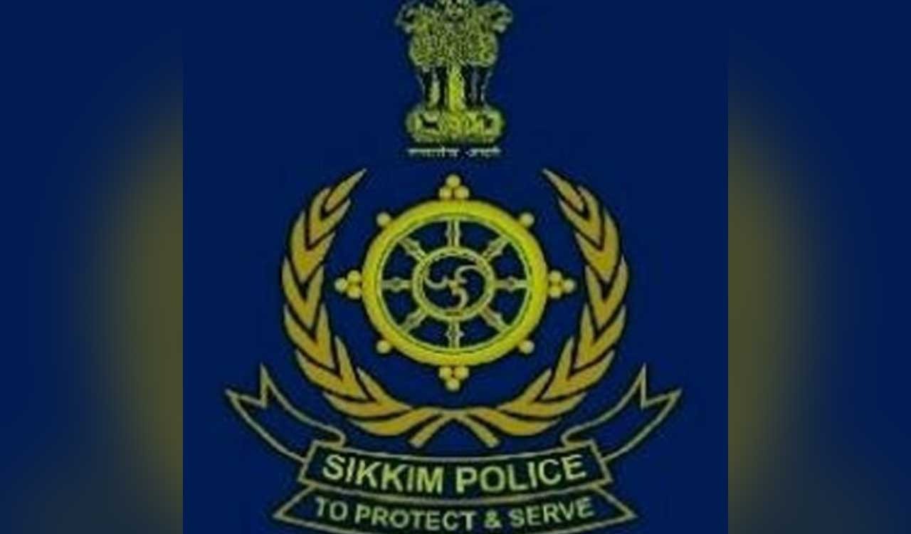 Prez Murmu confers President”s Police Colour upon Sikkim Police ...